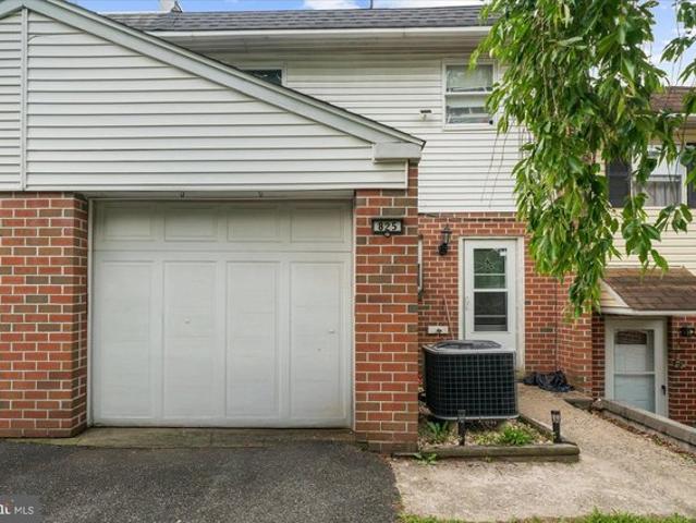 825 Woodchuck Ln, Reading, PA 19606