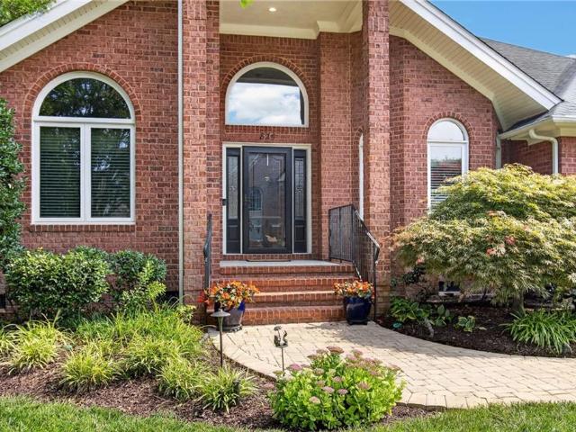 825 Waterfall WAY