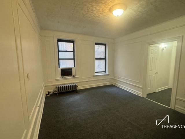 825 WALTON Avenue 1C