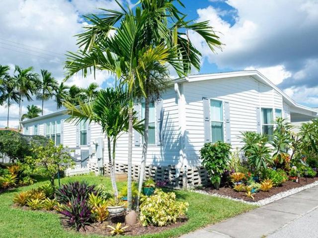 825 Tall Oak Rd, Naples, FL 34113