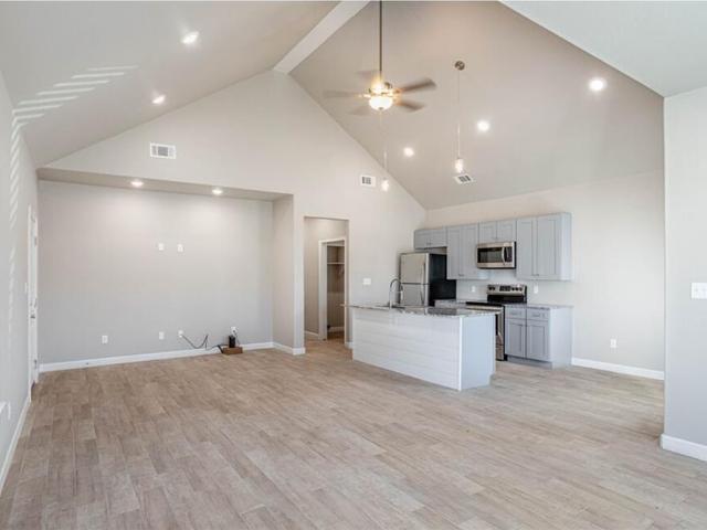 825 Valley Oaks Lane