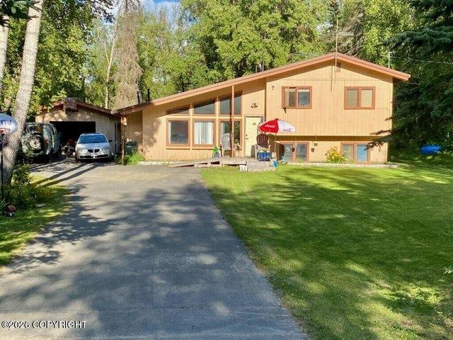 8265 N Iditarod Cir, Wasilla, AK 99654