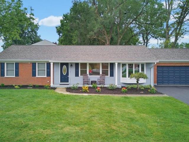 8265 Forest Rd, Anderson Township, OH 45255