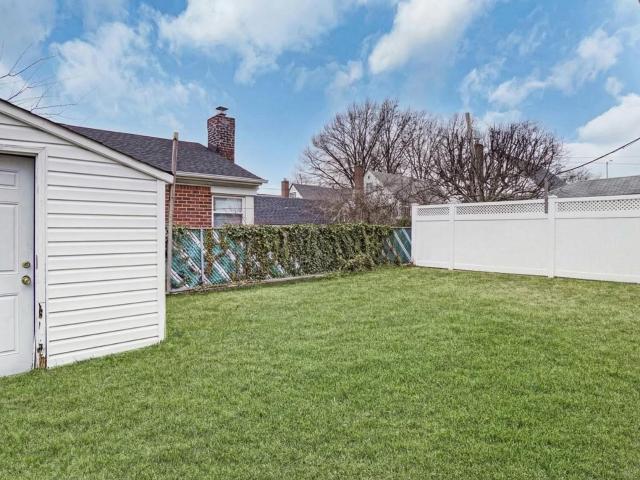 8268 Little Neck Parkway