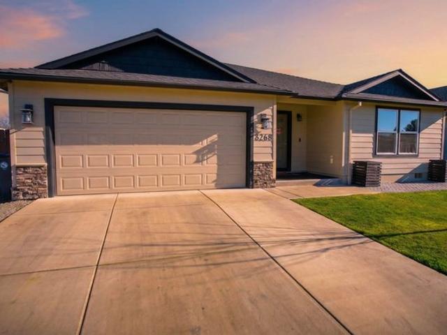 8268 29th St, White City, OR 97503