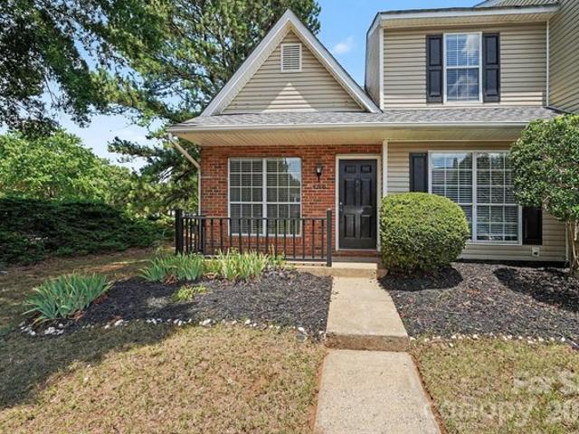 8260 Golf Ridge Dr, Charlotte, NC 28277