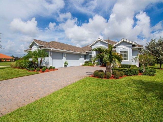 8260 Halbert Ln, Vero Beach, FL 32968