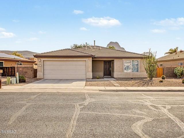 8261 N Stonehill Dr, Tucson, AZ 85743