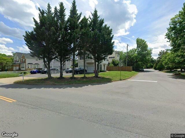 8261 Electric Ave, Vienna, VA 22182