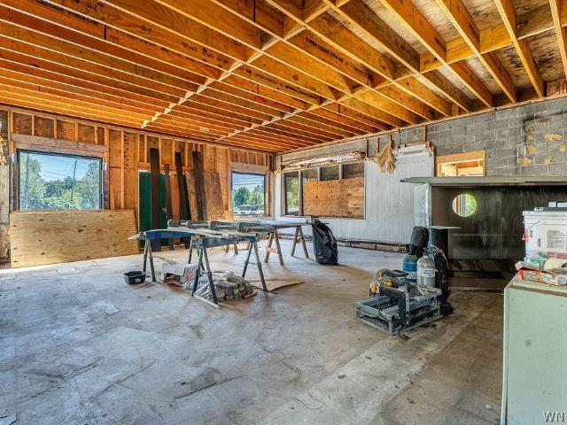 8261 Lake Shore Road