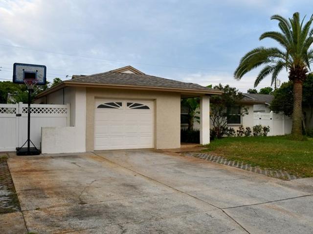 8261 th St N, Seminole, FL 33776