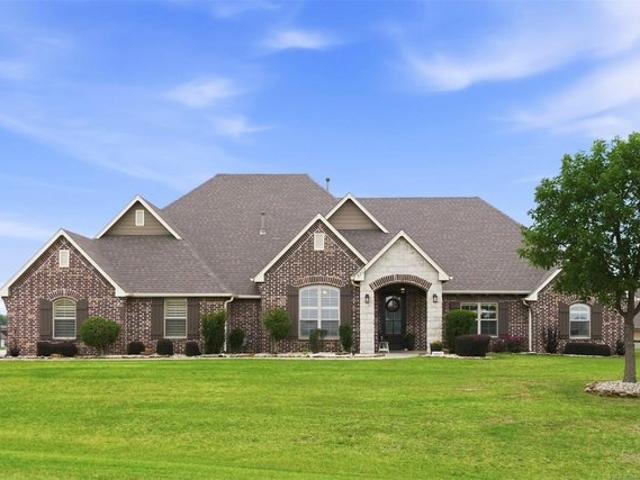 8262 N 70th East Ave, Owasso, OK 74055