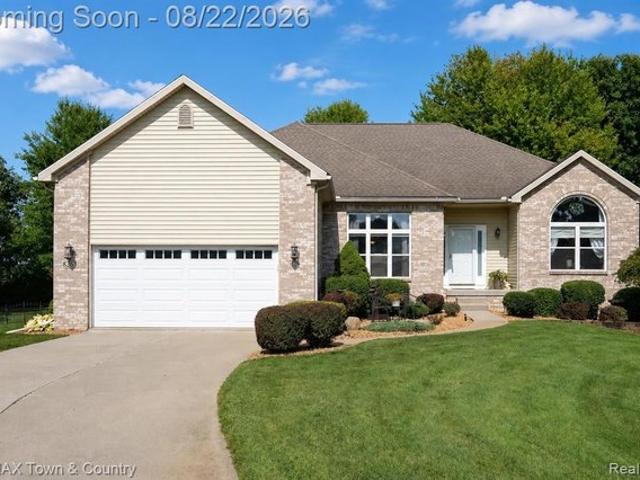 8263 Woodcreek Ct, Mundy Township, MI 48473