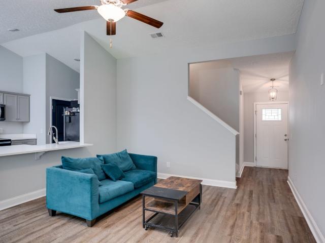 826 Cedar Ln