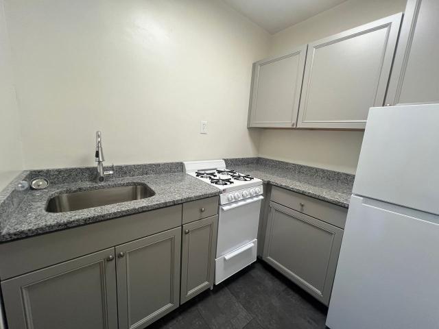826 Chestnut Street 2 Bedroom Apartment for Rent at 826 Chestnut St, Albany, NY 12203 Pine Hills