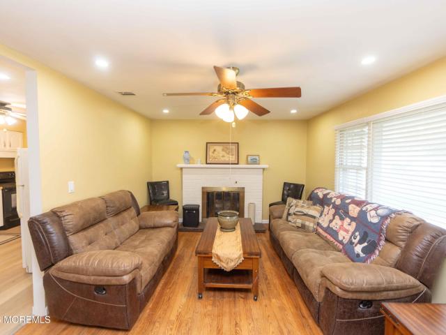 826 Bartlett Place