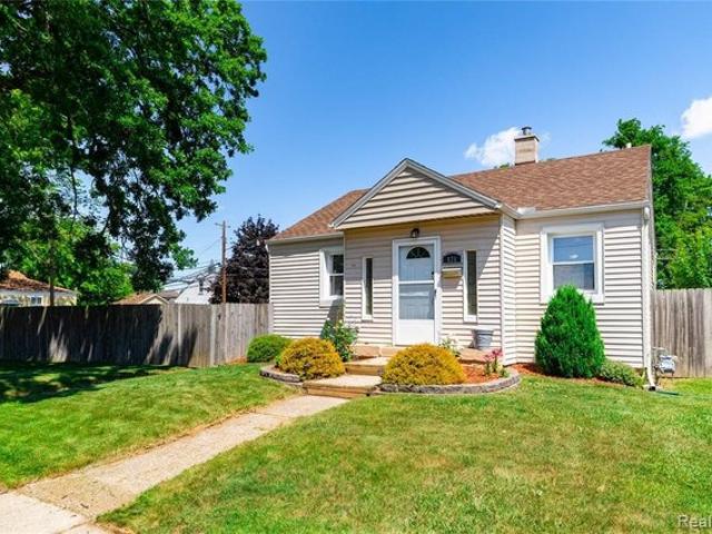 826 Goddard St, Wyandotte, MI 48192