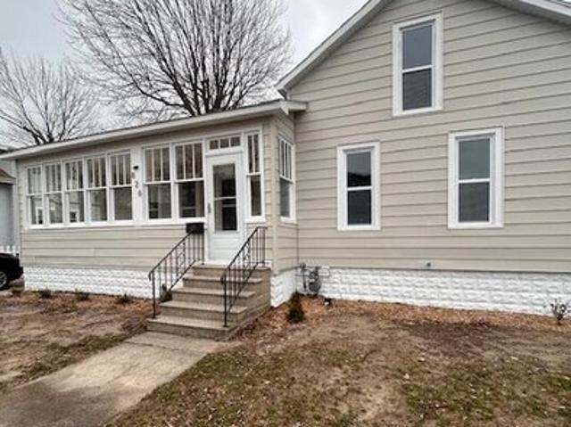 826 Elliott Ave, Grand Haven, MI 49417
