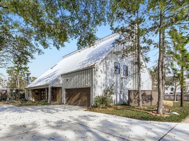 826 Fisher St, Houston, TX 77018