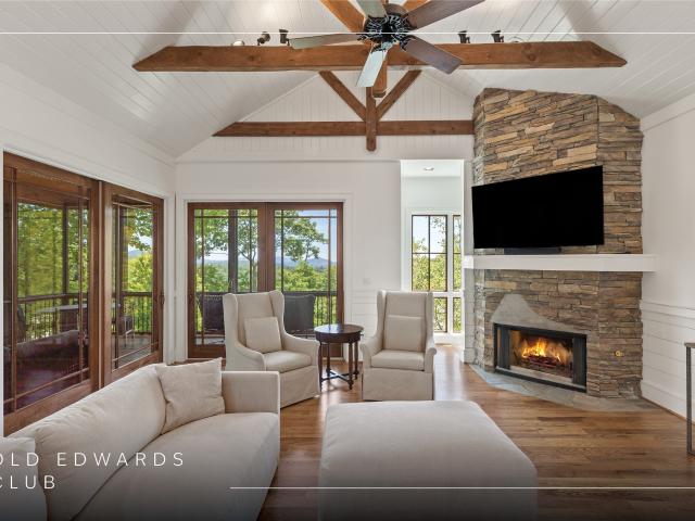 826 Highlands Cove Drive