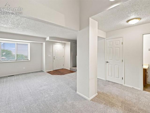 826 London Green Way