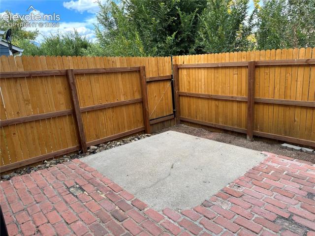 826 London Green Way