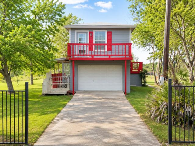 826 Lakeshore Dr S