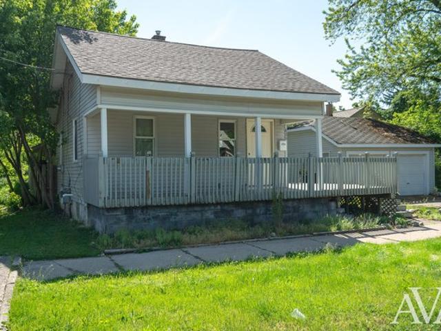 826 Lincoln Ave NW, Grand Rapids, MI 49504