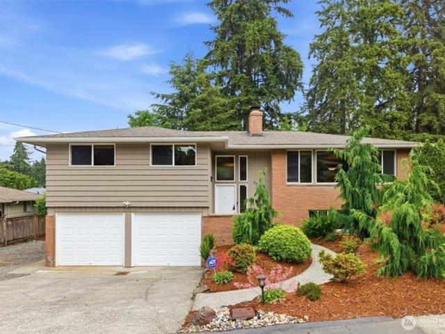 826 Maplewood Ave, Kent, WA 98030