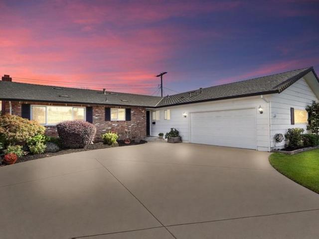 826 Maplewood Dr, Lodi, CA 95240