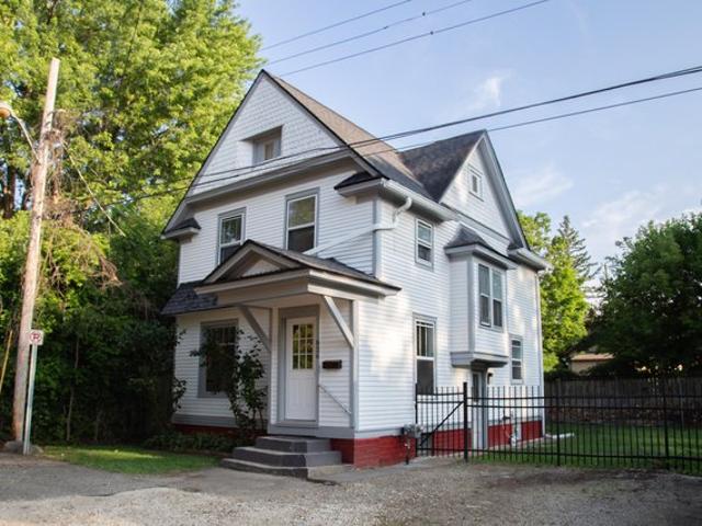 826 Normal Ct, Kalamazoo, MI 49007