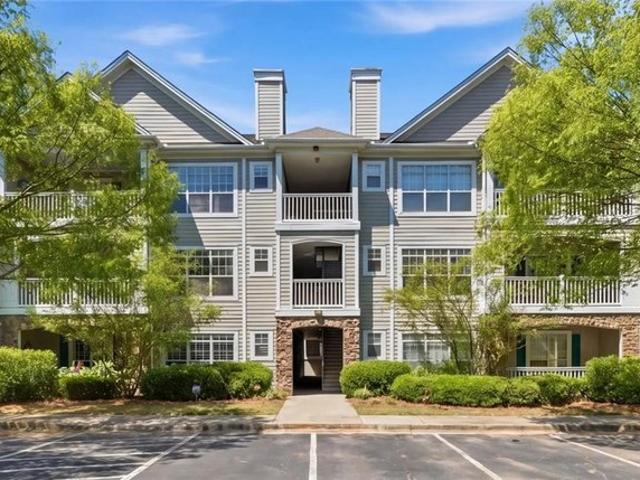 826 Sandringham Dr, Alpharetta, GA 30004