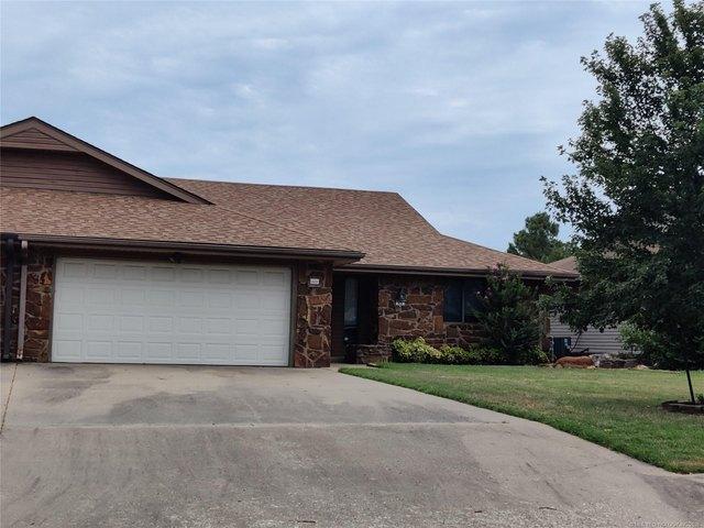 826 SE Quail Ridge Rd, Bartlesville, OK 74006