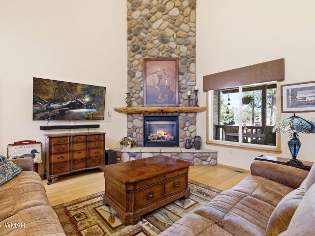 826 Pine Creek Circle