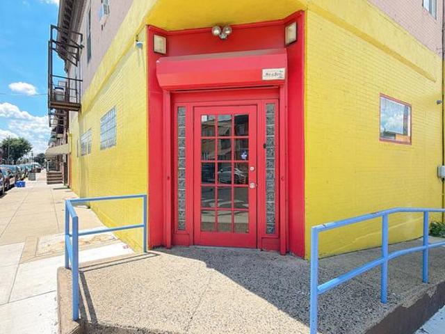 826 W Porter Street