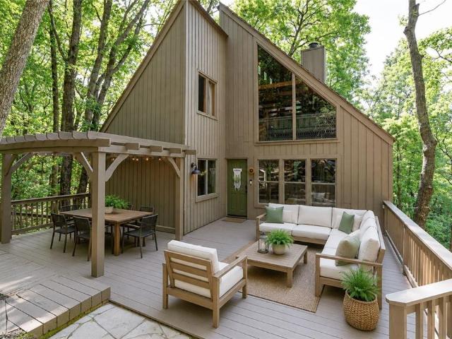 826 Woodland Trace