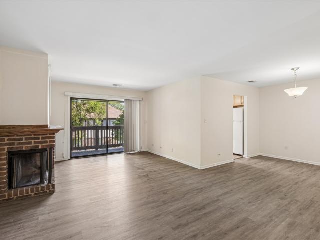 826 Thornton Court # 2AL
