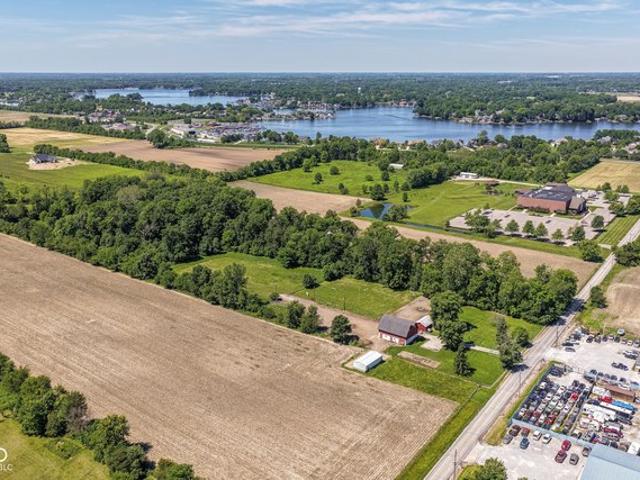 8275 E 216th St, Cicero, IN 46034
