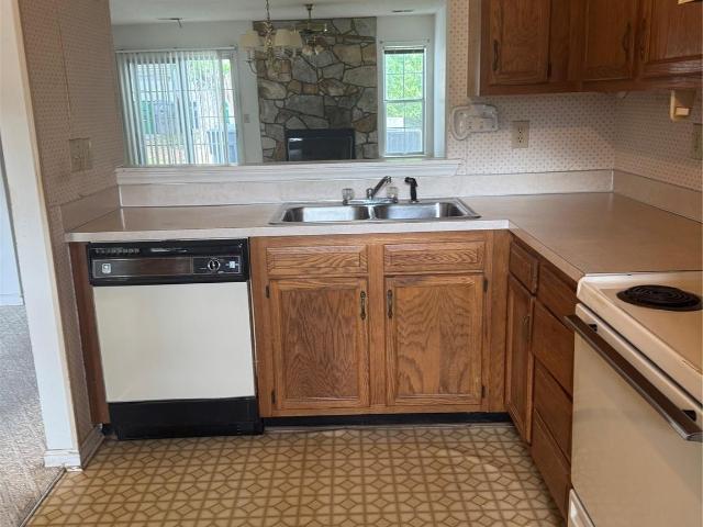 8275 Golf Ridge Drive