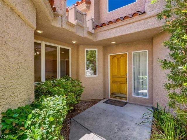 8275 Round Hills Cir, Las Vegas, NV 89113