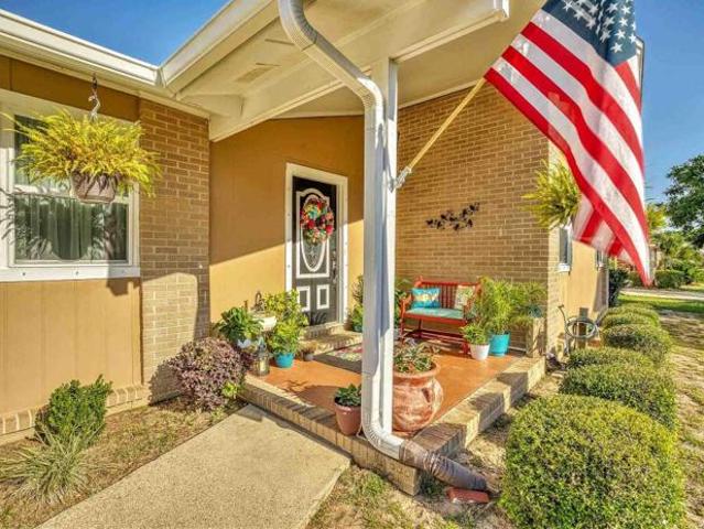 8275 Strasburg Rd, Pensacola, FL 32514