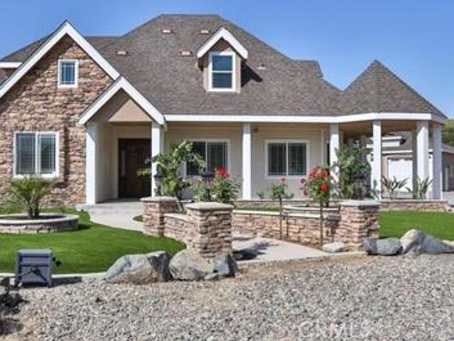 8275 Weirick Rd, Corona, CA 92883