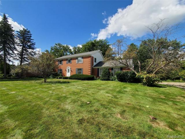 8276 Appleway Dr, Grandblanc, MI