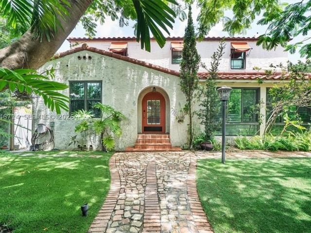 8276 E Dixie Hwy, Miami, FL 33138