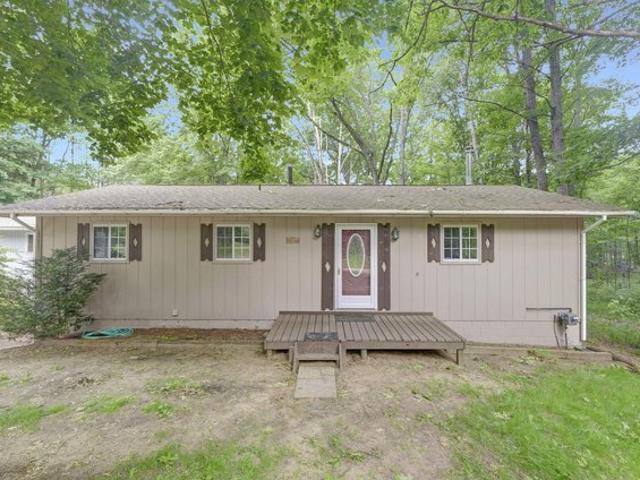 8277 W Ridge Blvd, Stanwood, MI 49346