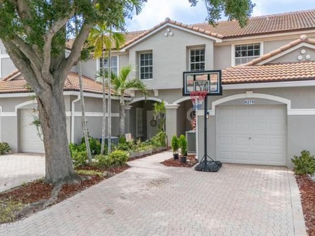 8279 Via Leonessa Dr, Boca Raton, FL 33433