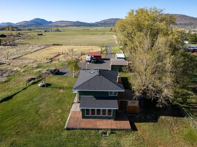 8270 Hill Rd, Klamath Falls, OR 97603