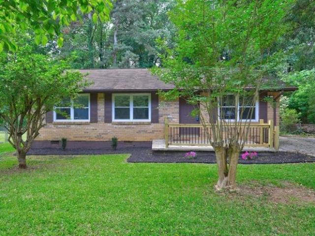 8271 Attleboro Dr, Riverdale, GA 30238