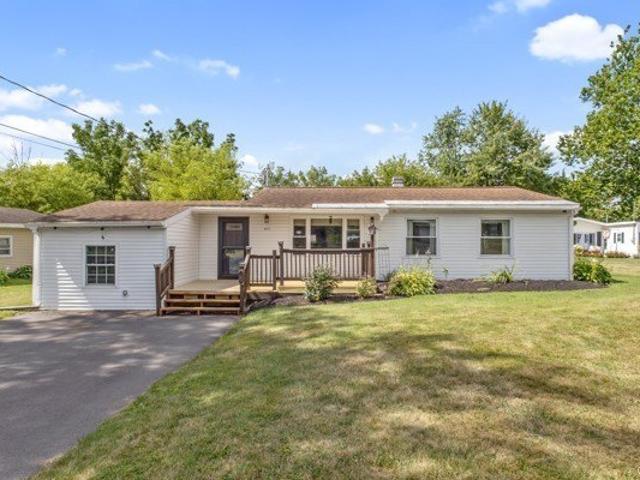 8271 Hamilton Dr, Baldwinsville, NY 13027