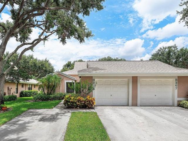8271 Sun Lake Dr, Boca Raton, FL 33496